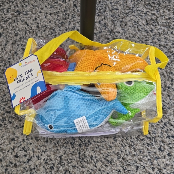 Little Additions | Bath, Skin & Hair | Bath Time Friends Toy Set ...